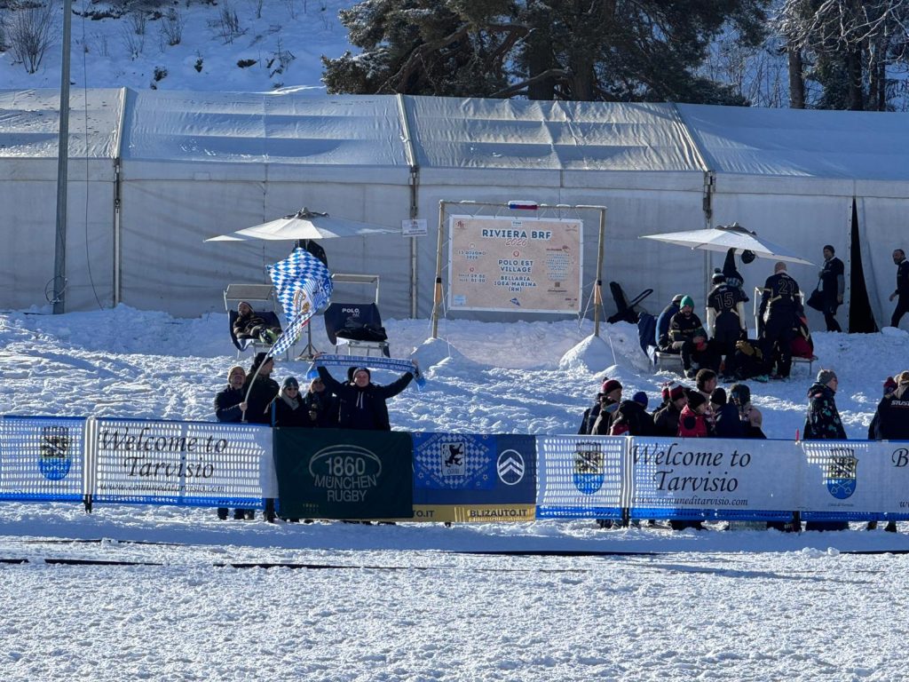 Rugby-Löwen beim Snow Rugby in Tarvisio